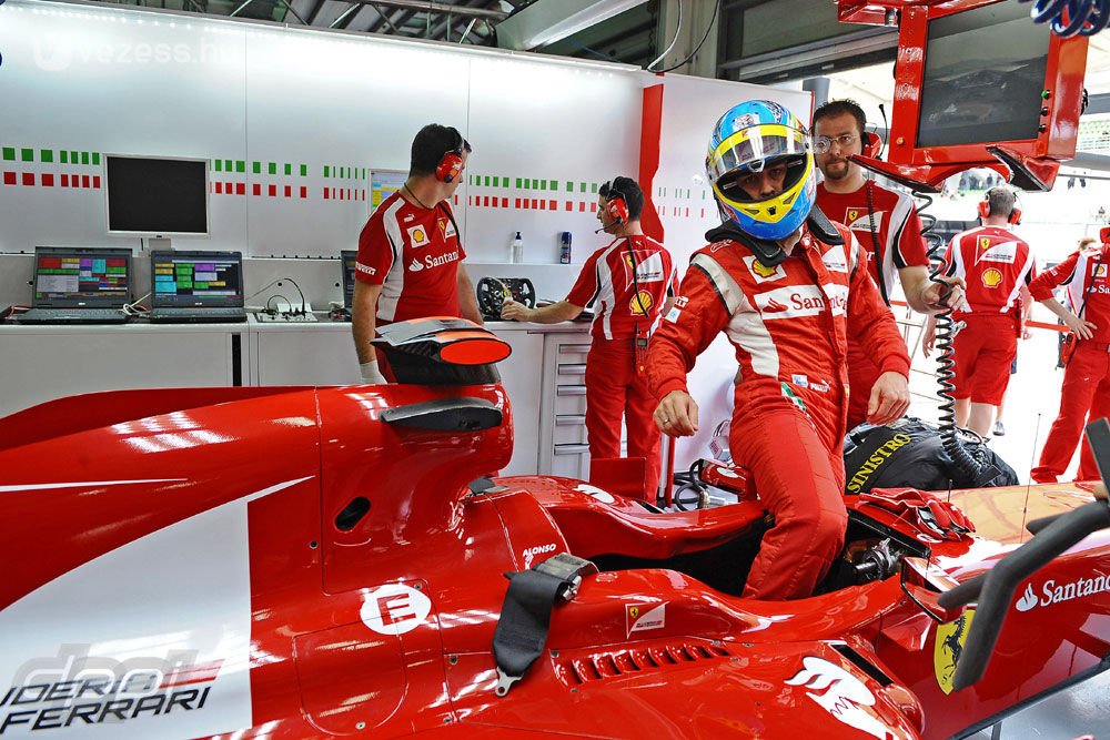 F1: Alonso 2016-ig a Ferrarié - Vezess