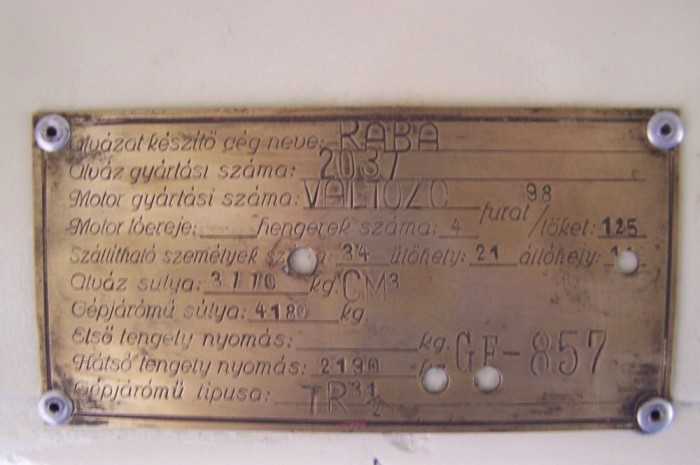 Feltámadt a legendás magyar busz - Vezess