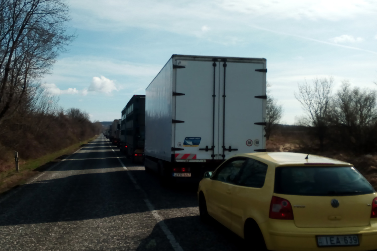 Nagy dugó az M1-esen - Vezess