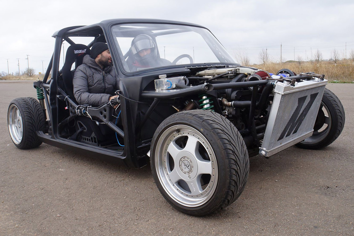 Ez a becsövezett drifter Lada a legjobb dolog, ami a héten történt ...