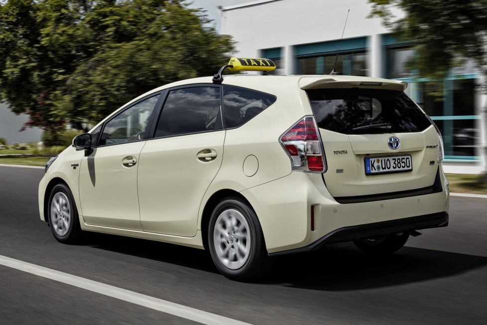 Toyota Prius+ taxis kihívás | Vezess