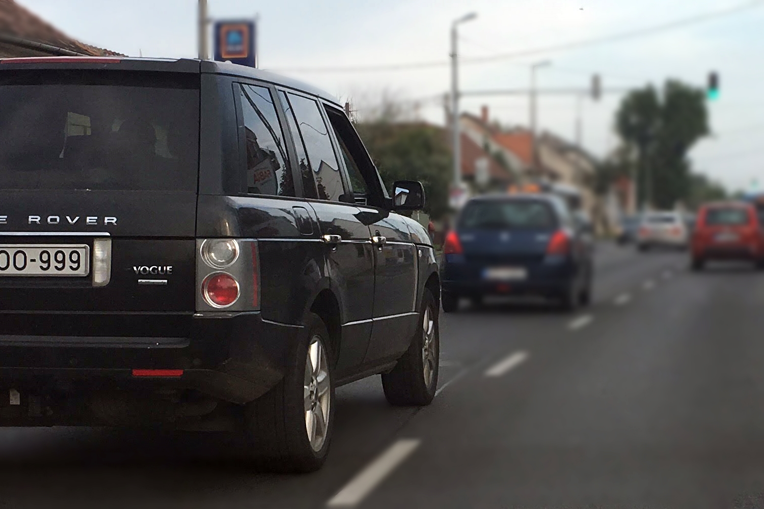 Állati magyar rendszám került erre az autóra - Vezess