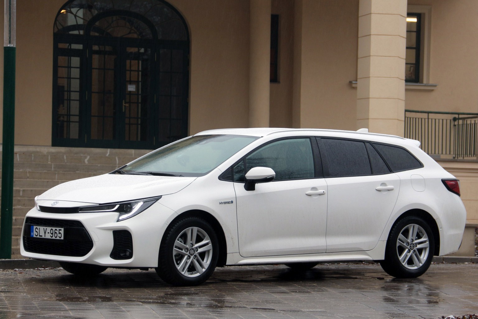 Hibridek újonnan és használtan