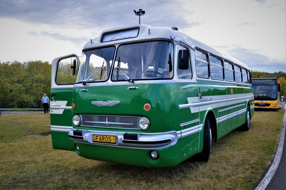 A Volánbusz sofőrjei 50 percenként megkerülik a Földet - Vezess