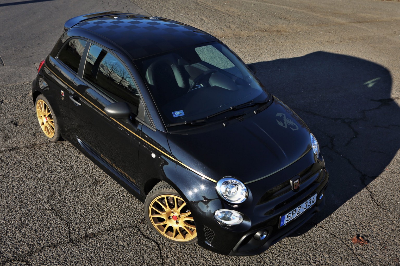 Teszt: Abarth 595 1,4 T-Jet Scorpione Oro