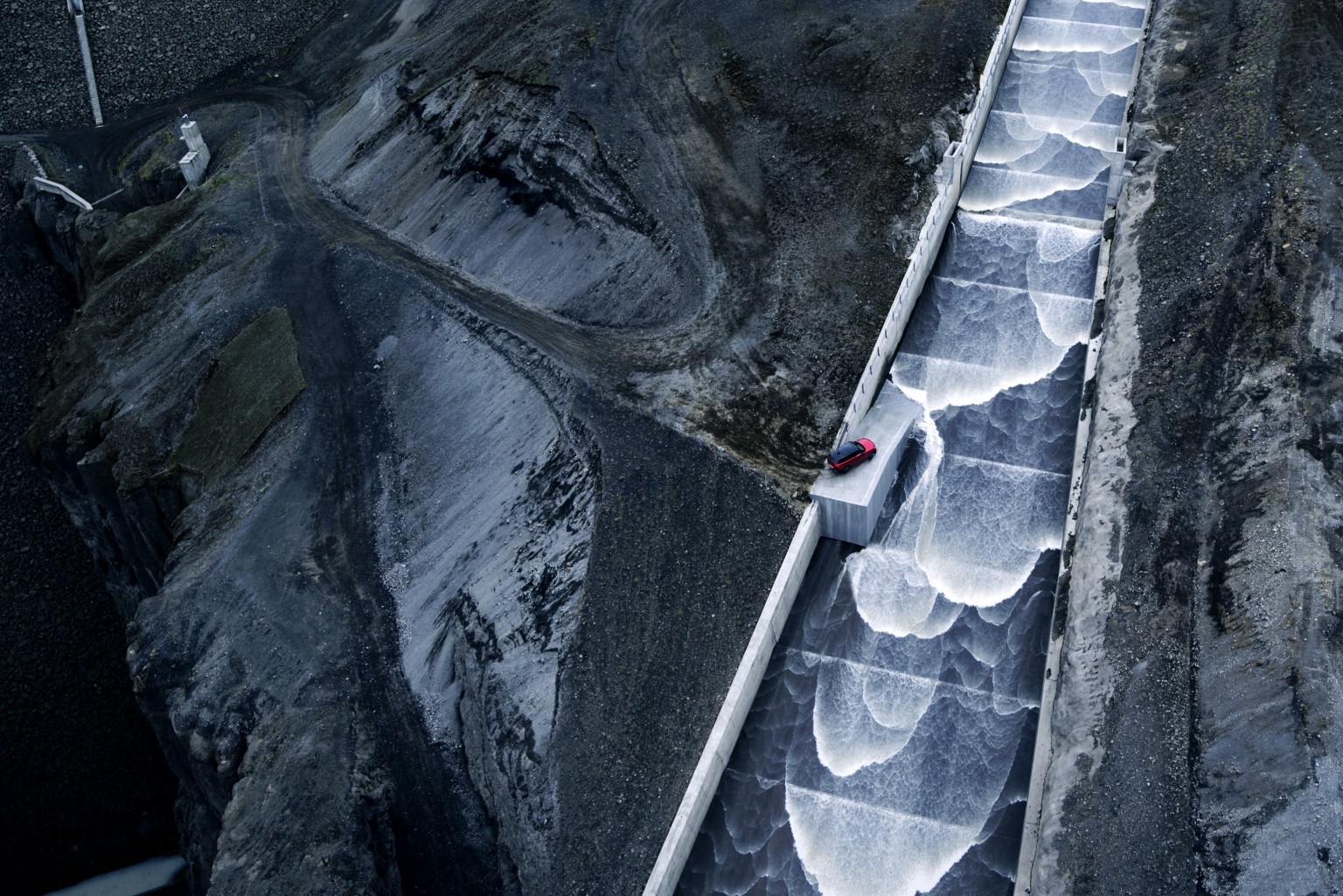 Range Rover Sport Spillway Challenge - Vezess