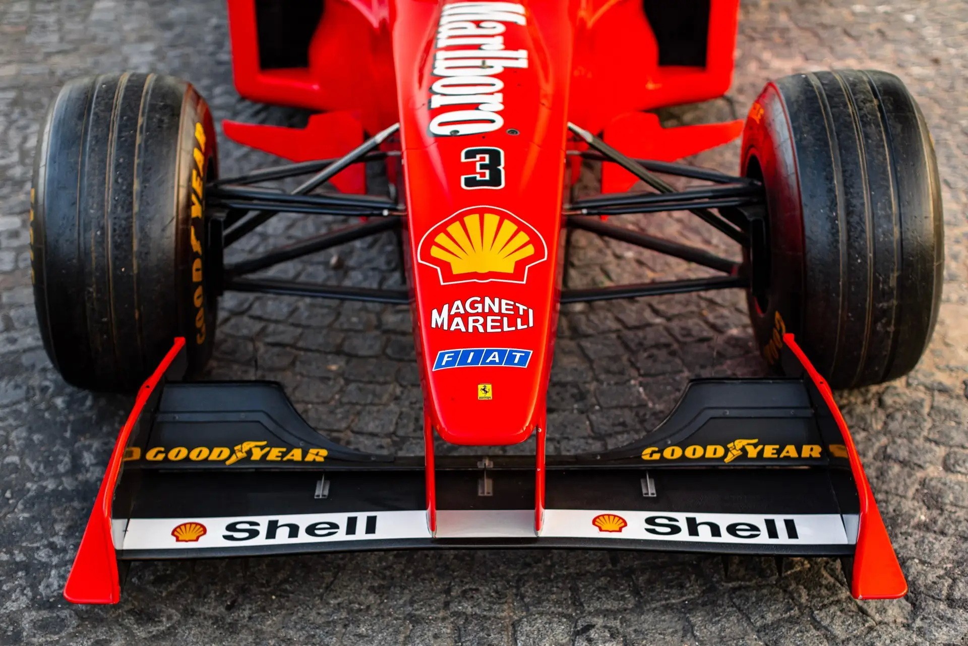 1998 Ferrari F300 F1 Michael Schumacher árverés - Vezess