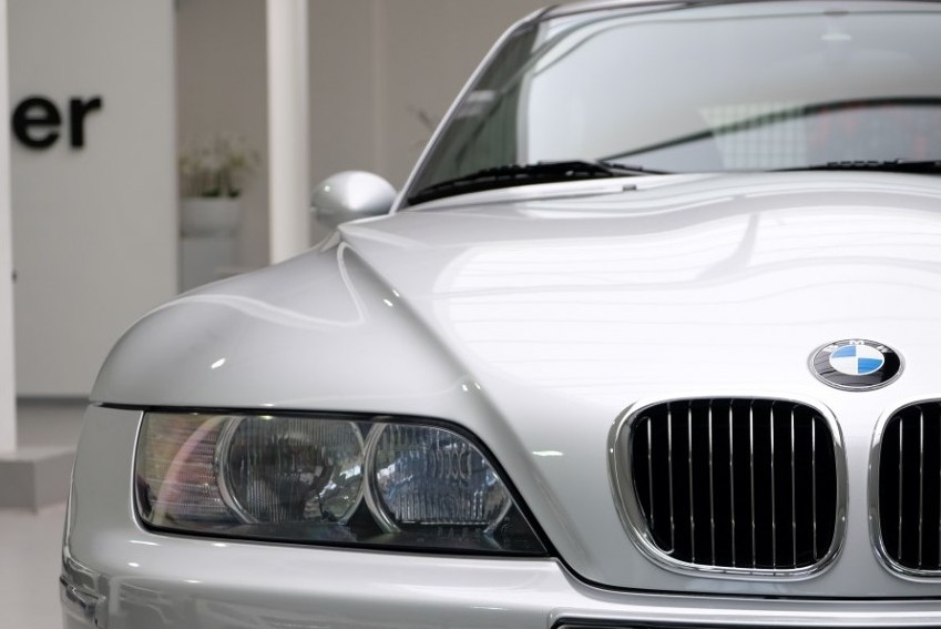 Ez a 21 éves BMW még a vezetés valódi élményét adja, meg is kérik az ...