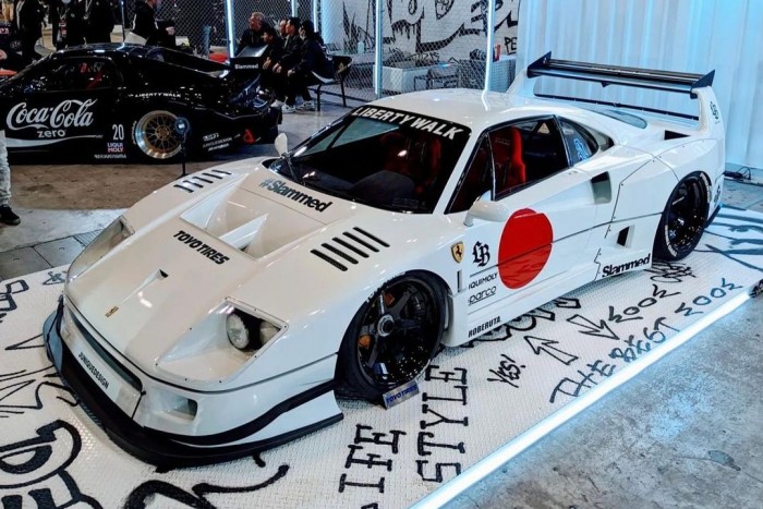 Liberty Walk Ferrari F40 Tokiói Autószalon - Vezess