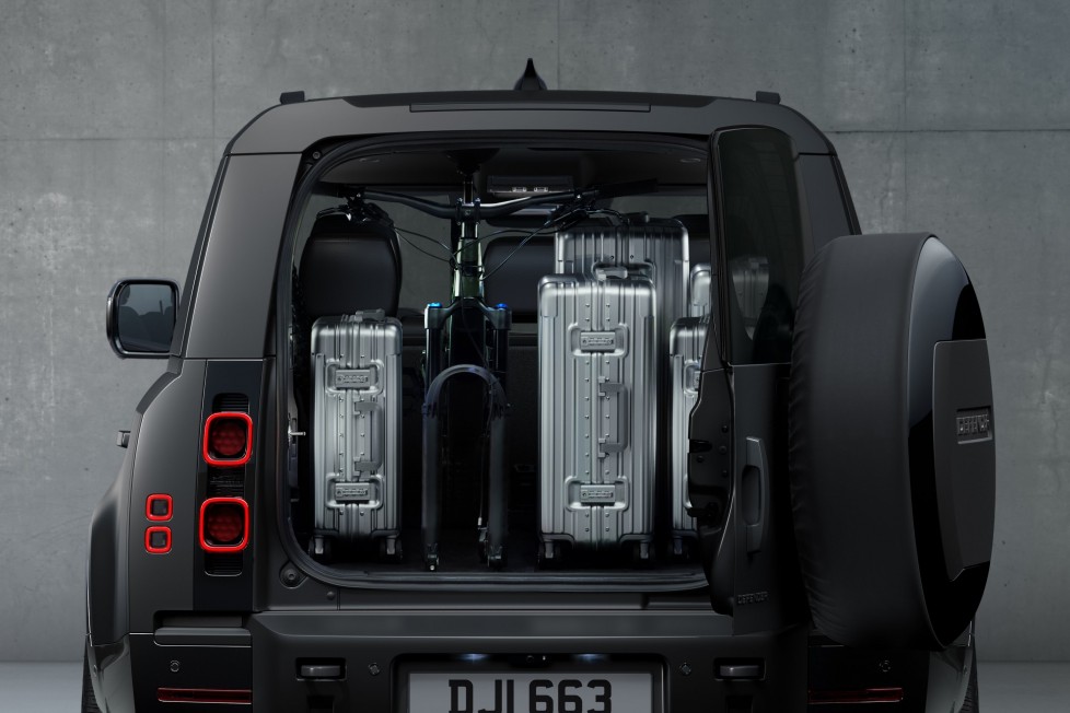 Land Rover Defender 130 Outbound | Vezess