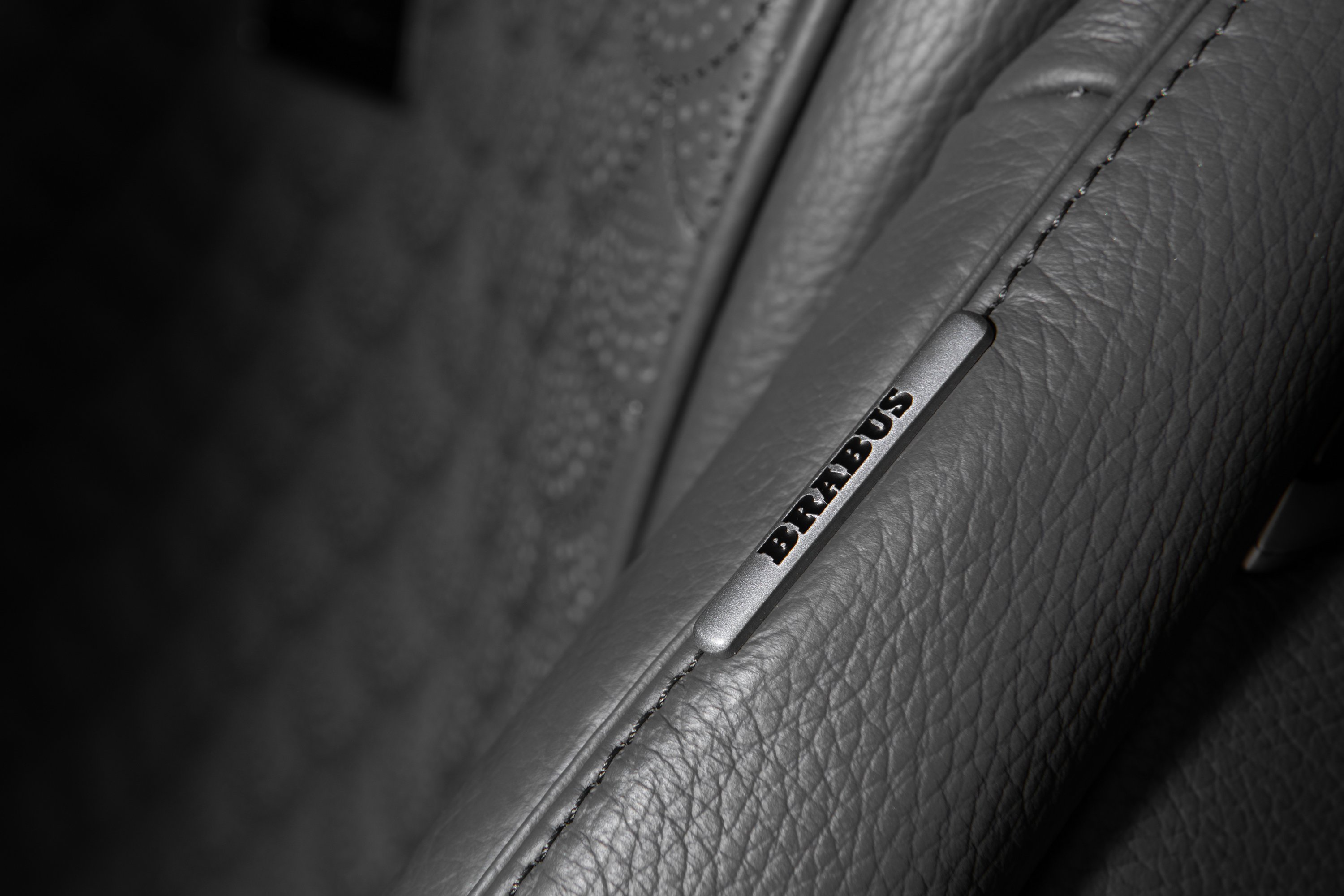 Brabus 850 Maybach S 680 - Vezess