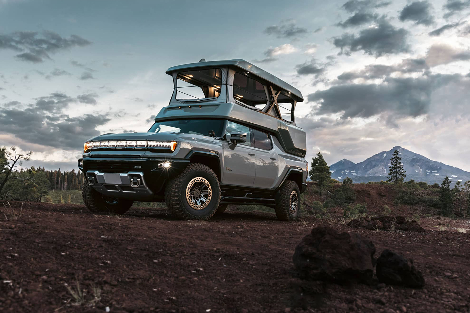 Ez a Hummer lakóautó az ötcsillagos kempingálom - Vezess