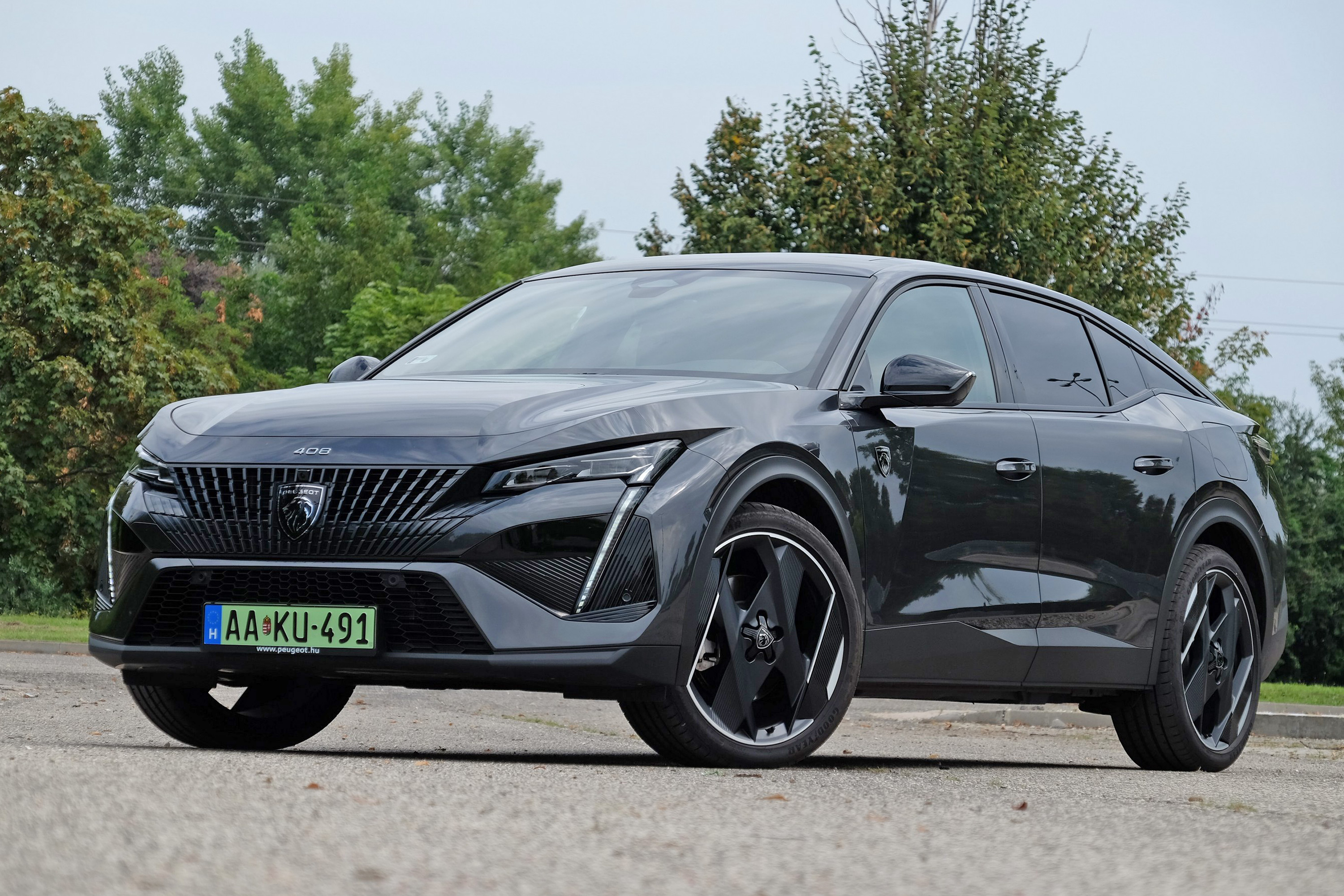 Francia különc, sportos szerkóban - Peuget 408 GT - Vezess