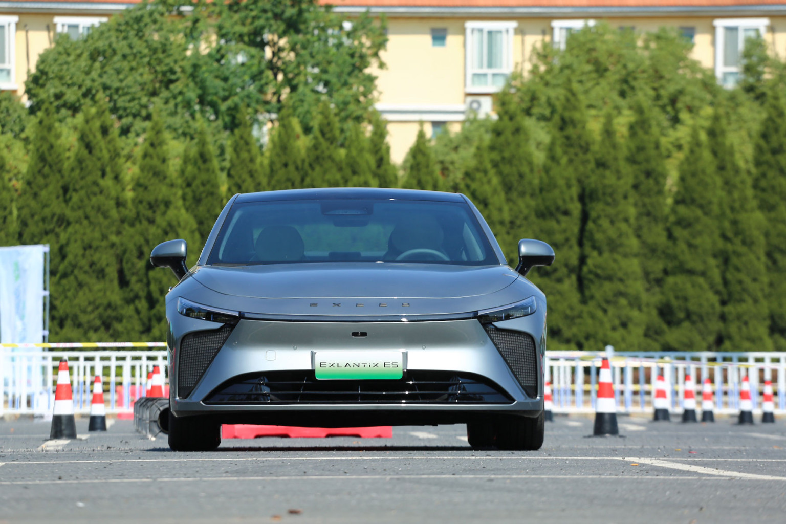 Exlantix ES Exeed Exlantix ES - Vezess