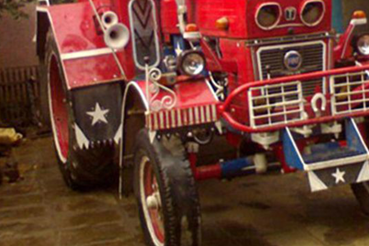 Így lehet csajozni egy traktorral - Vezess