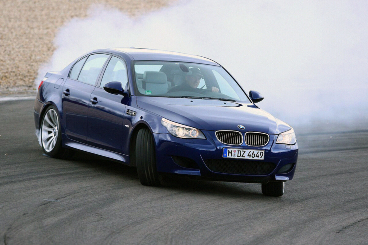 BMW M5 E60-61 V10 használt autó - Vezess