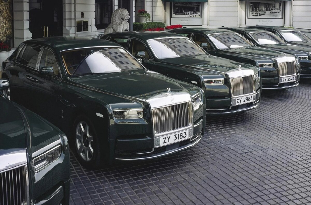 Ilyen a luxus: hat Rolls-Royce-t rendelt egyszerre egy vevő - Vezess