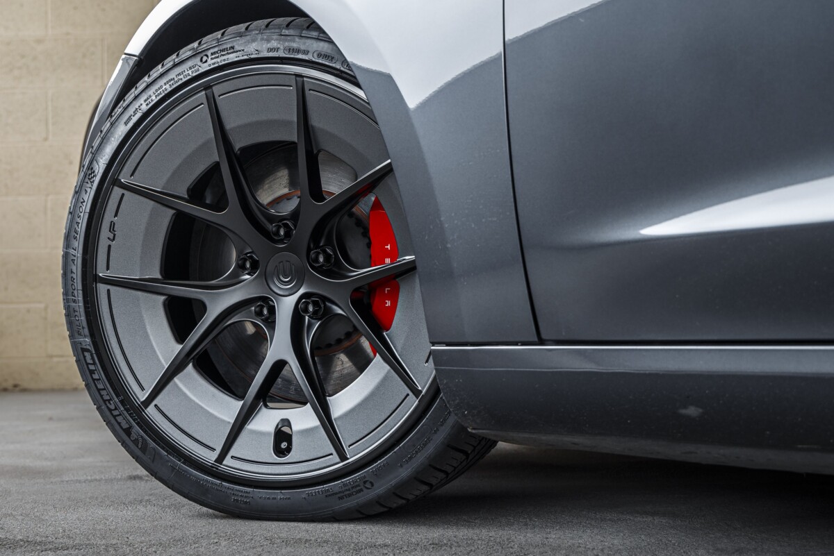 Elkészült a padkázásbiztos felni - Vezess